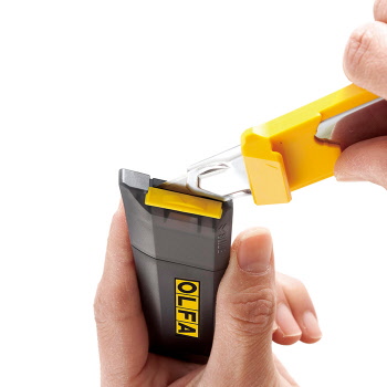 Cutter avec chargeur automatique OLFA DL-1 | 18 mm | 1 cutter + lames de rechange